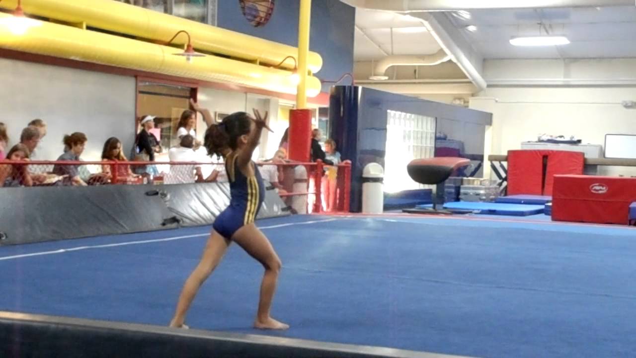 Luna (7yo) level 4 floor routine. - YouTube