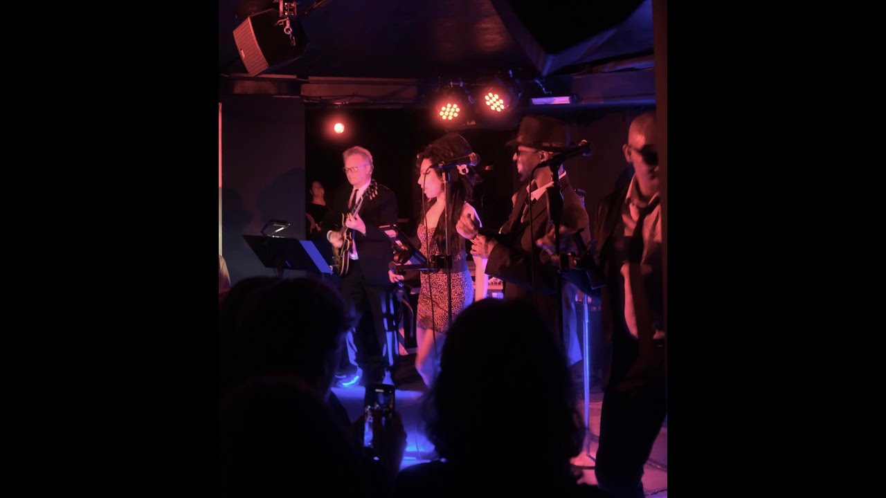 Back to Black-ALWAYS AMY - YouTube