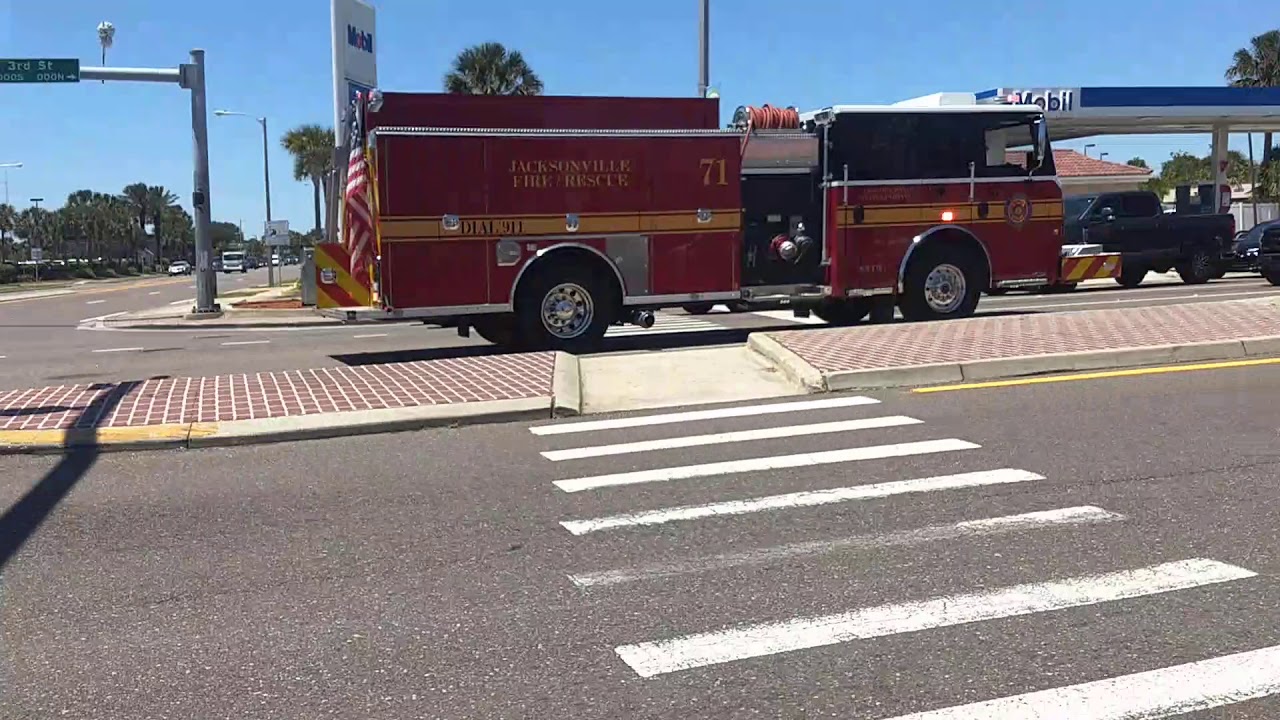 JFRD Engine, Rescue 71 on scene MVA, - YouTube