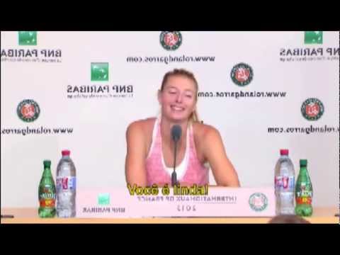 Brazilian journalist speaks in Russian to Maria Sharapova - YouTube