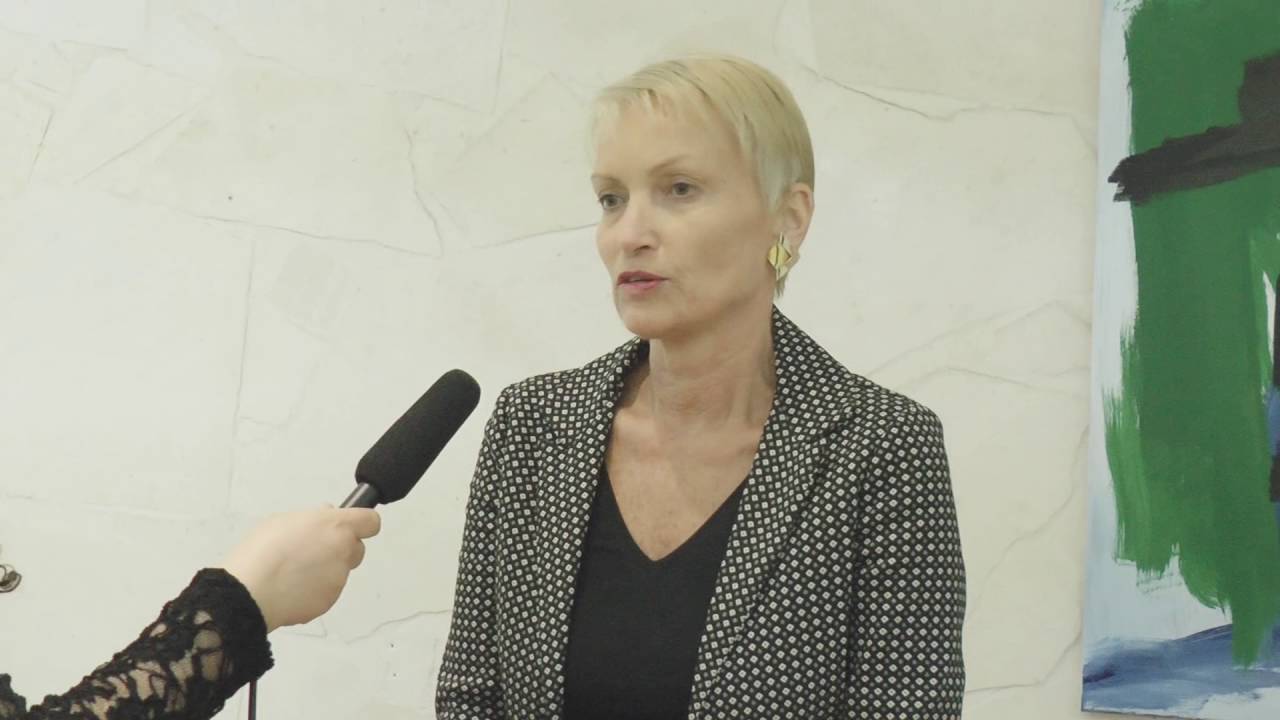 Intervista ad Astrid Thomas | Azione Parkinson Onlus Pescara - YouTube