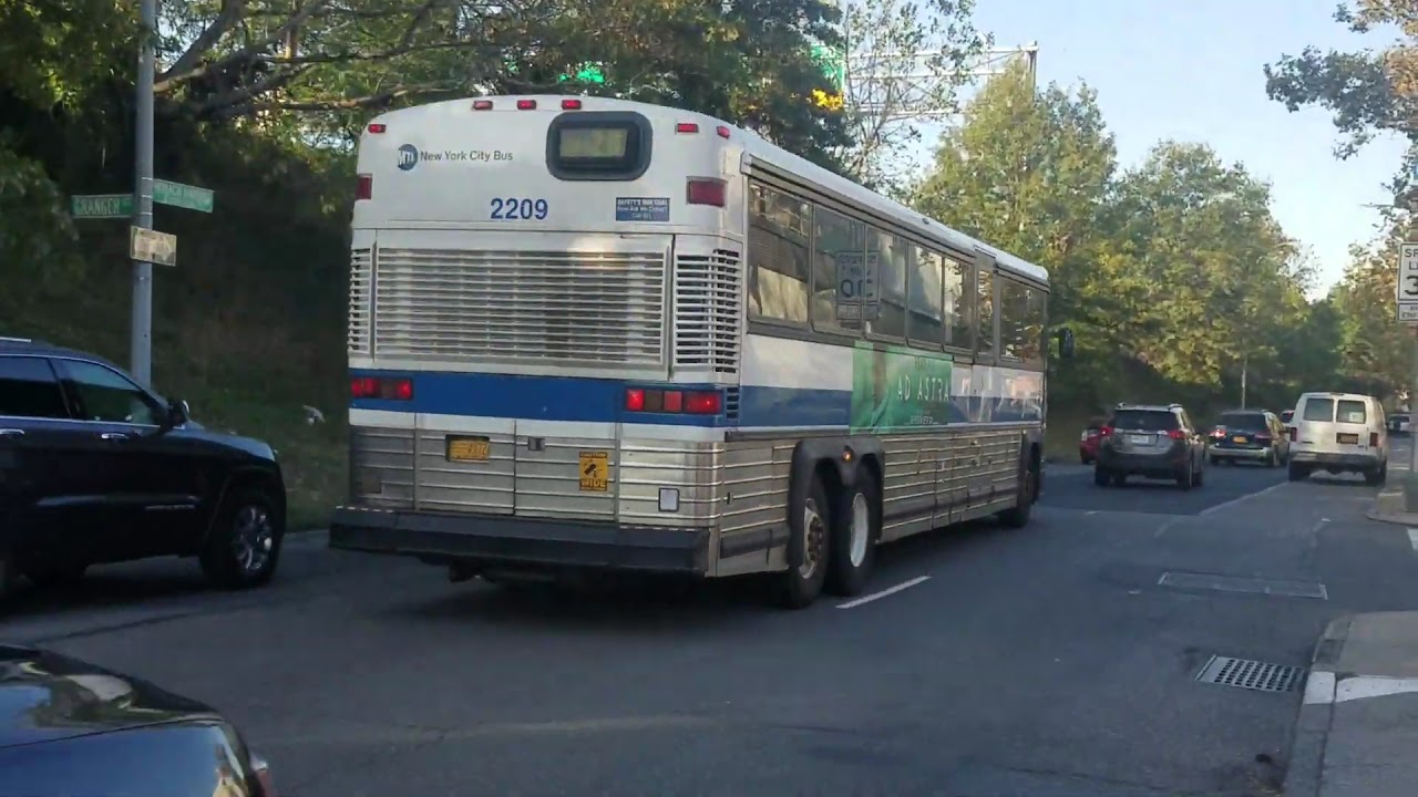MTA Bus Company: 2001 MCI D4500 2209 On The QM20 At Horace Harding ...