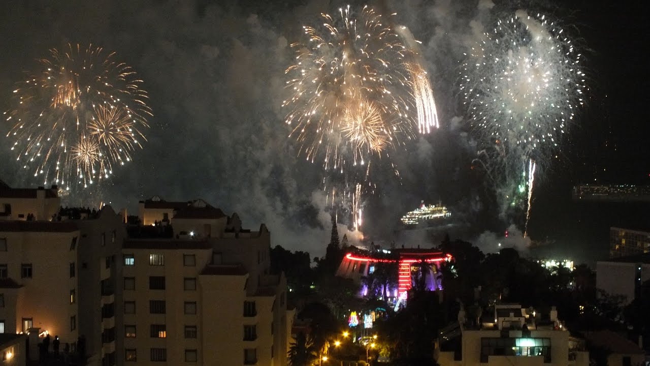Fogo de Artifício na Madeira 2016 - 2017- New Year Fireworks - YouTube
