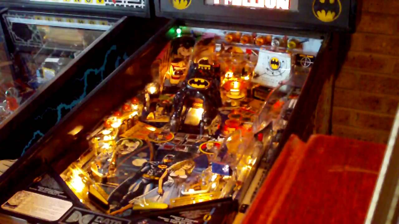 Batman Pinball. Data East - YouTube