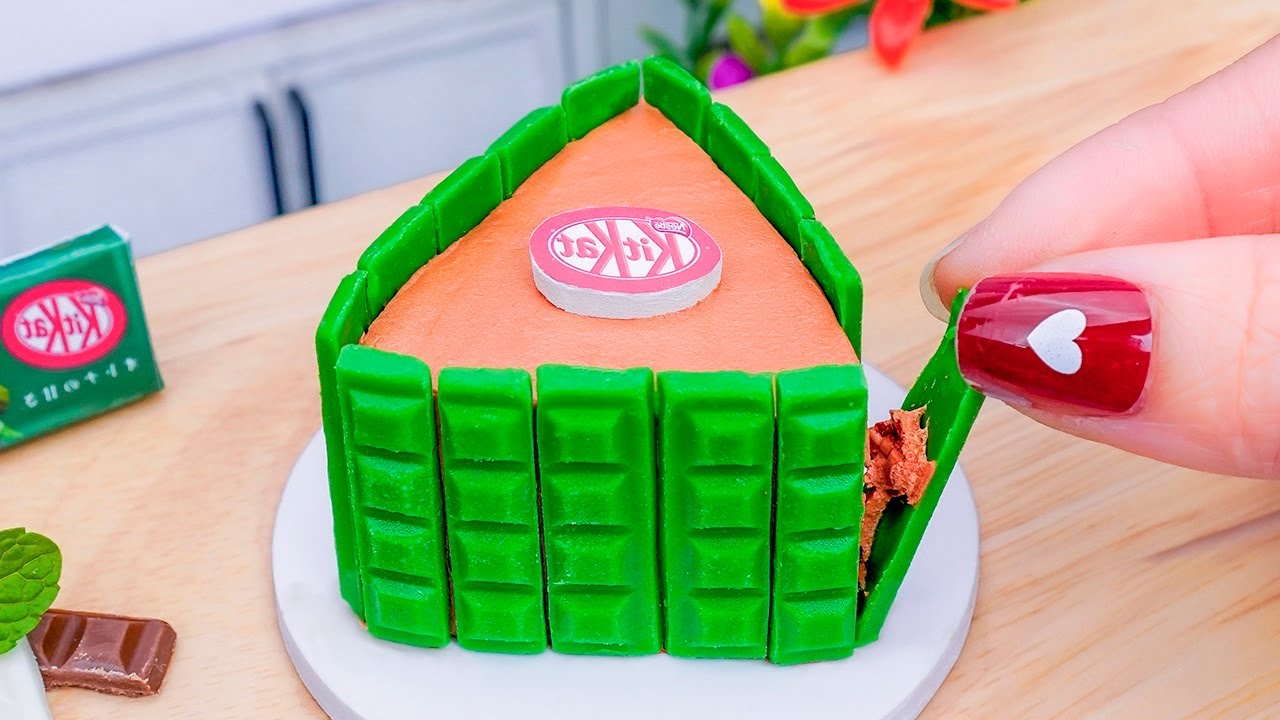 💚 Fancy Mini Chocolate Cake with KITKATs! 💚 | Mini Cakes Baking - YouTube