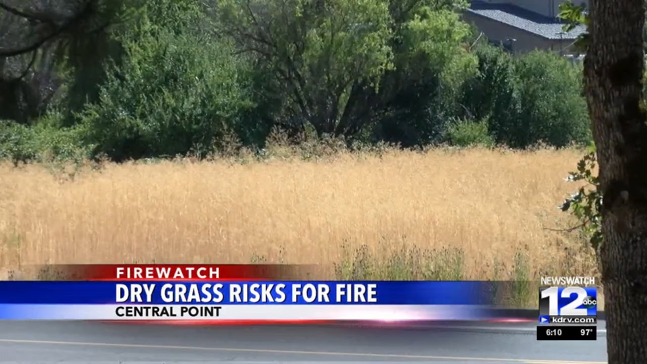 Residents fear fire risk from overgrown grass in Central Point - YouTube