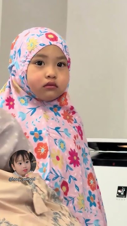 Gemes banget Adik Pake Mukena Bestt pasti adik ketiduran ya dengerin ceramah hahah #ritsuki # ...