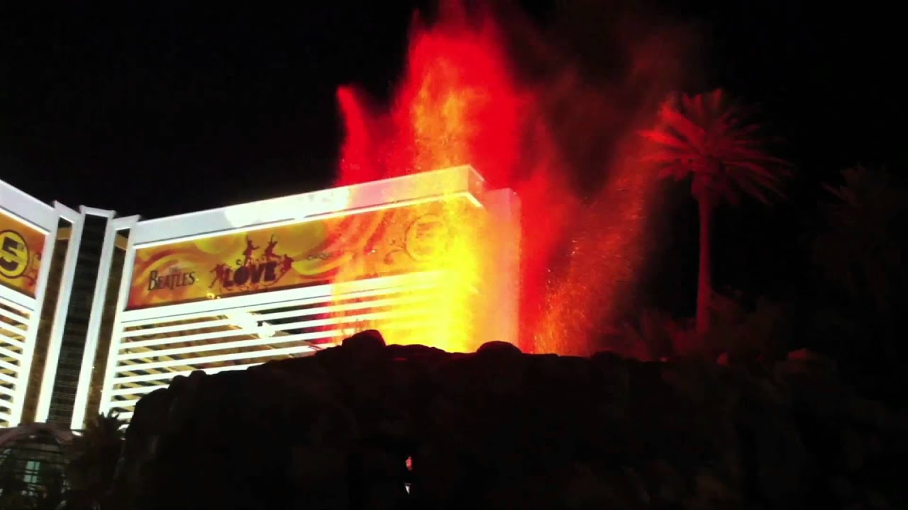 Las Vegas: Mirage Volcano Show 2011 - YouTube