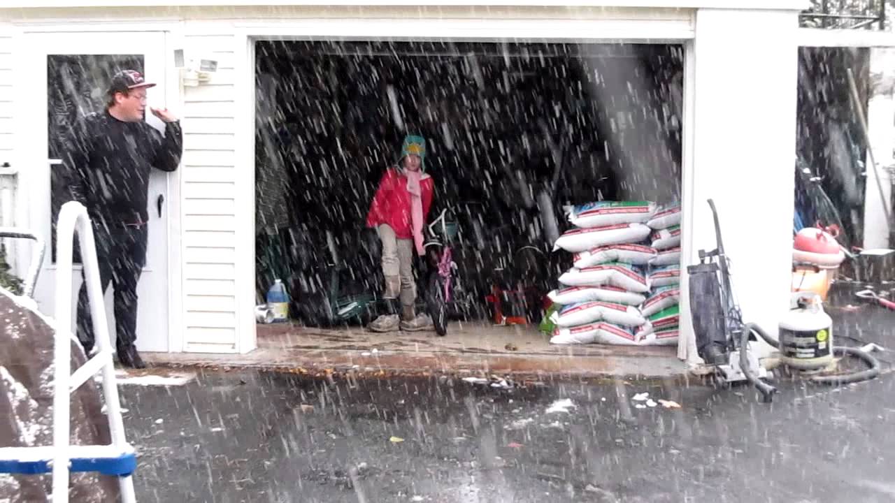 devin email snowball fight - YouTube