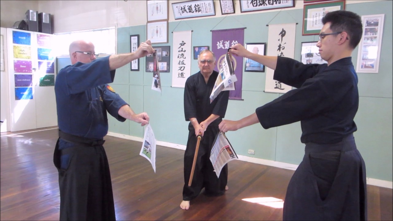 Toyama - & Nakamura Ryu Battodo Australia: Paper-cutting kami-giri with ...