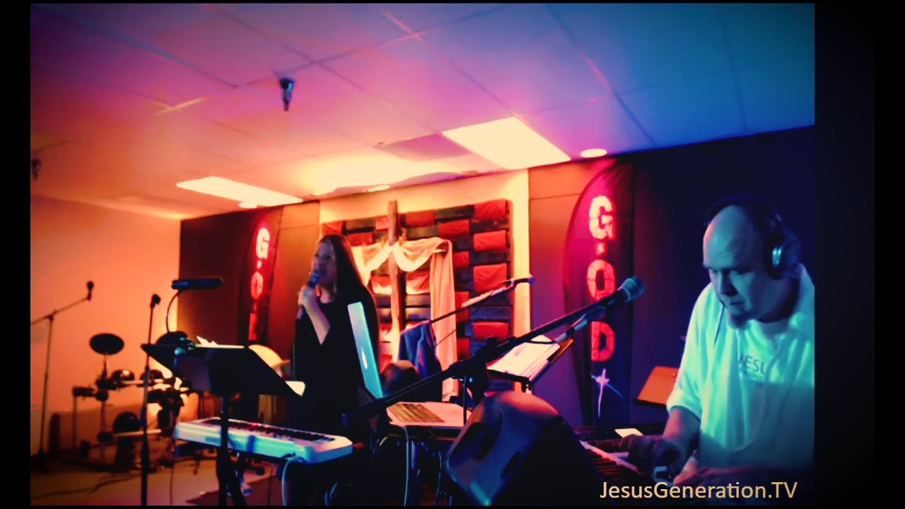 Prophetic worship - "Angel's All Around" - Lilyband Psalmist - YouTube