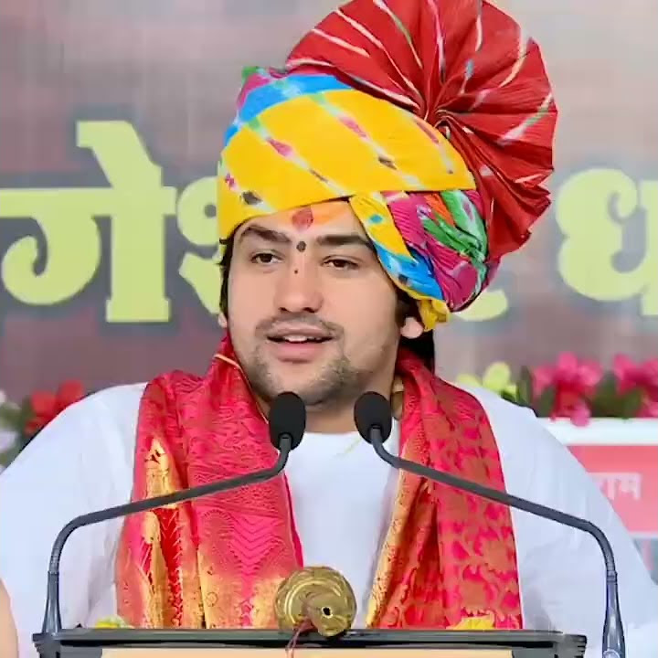 Bageshwar Dham funny clip| tip tip barsa pani| omfoo meme | funny ...