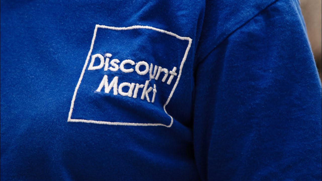 Εγκαίνια DISCOUNT MARKT στα Τρίκαλα - YouTube