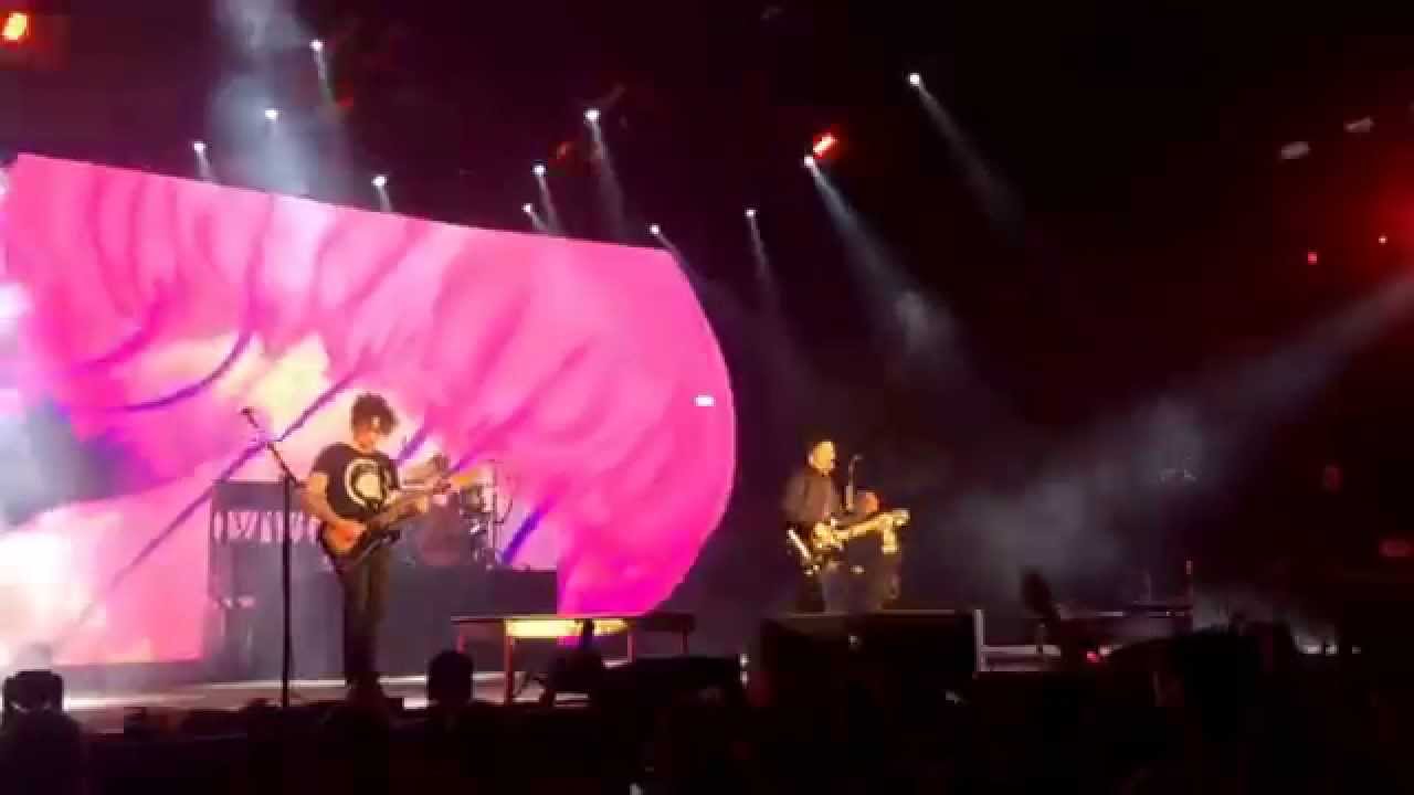 Fall Out Boy- "The Phoenix" Live - YouTube