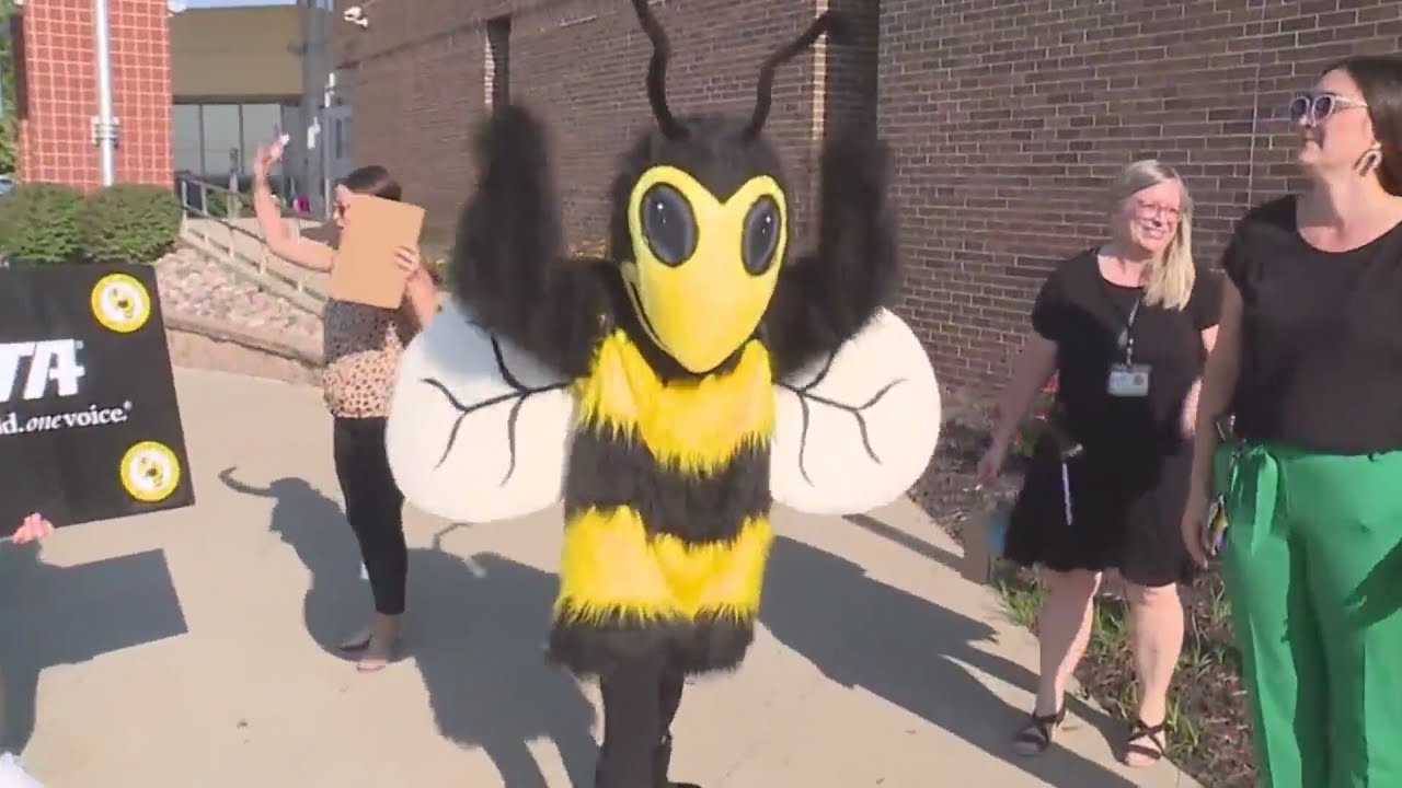 Park Hill elementary school welcomes students back for 88th year - YouTube