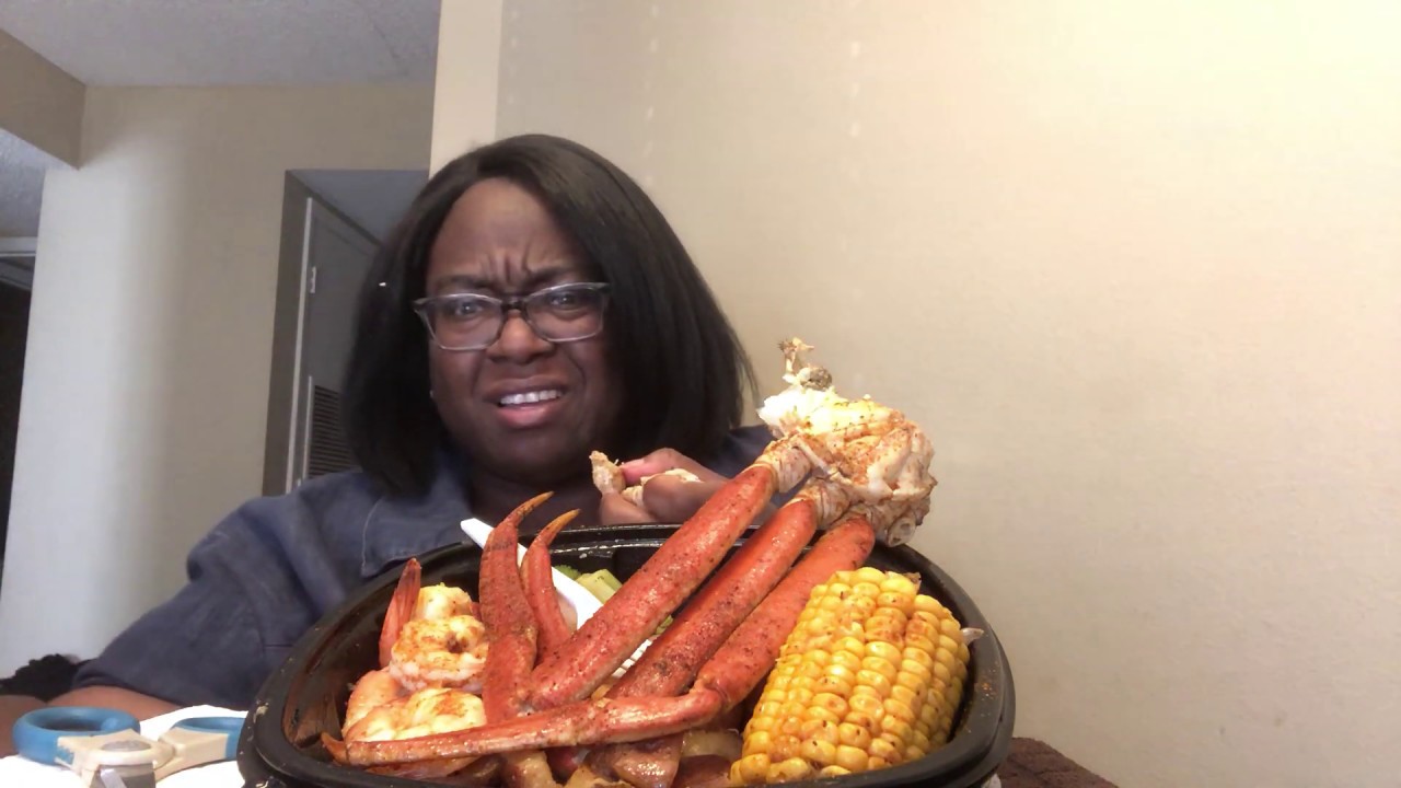 Seafood Boil DeeO's Seafood - YouTube