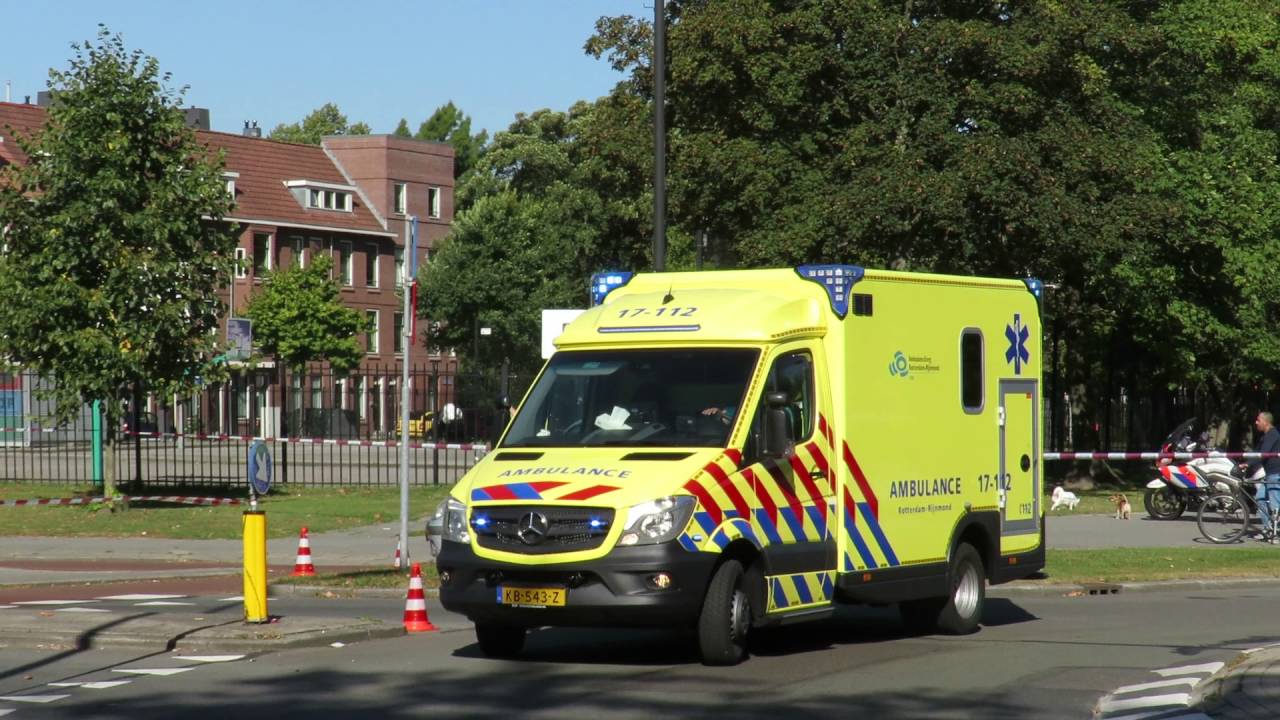 *PRIMEUR* nieuwe ambulance 17-112 met spoed naar het EMC Rotterdam ...