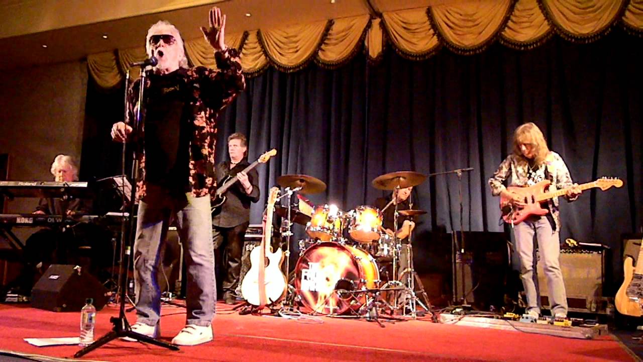 Raymond Froggatt sings Ride a Horse, video mary byrne - YouTube