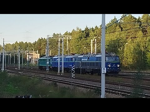 [RARYTAS] podsył EU07-128 i ET22-1175 przez ET22-740(RP1) - YouTube