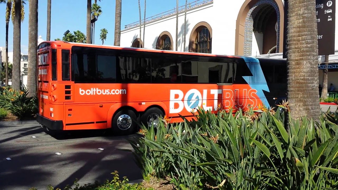 Bolt Bus MCI D4505 at Los Angeles Union Station - YouTube