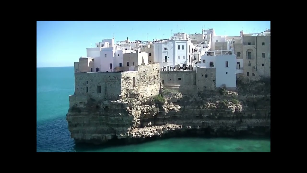 CONOCIENDO POLIGNANO A MARE. el pueblo de los acantilados en la Puglia ...
