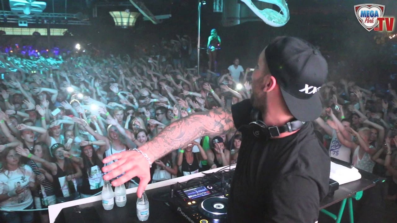 Jan Leyk - PURE 20XX - Mallorca, Megarena 2016 - YouTube