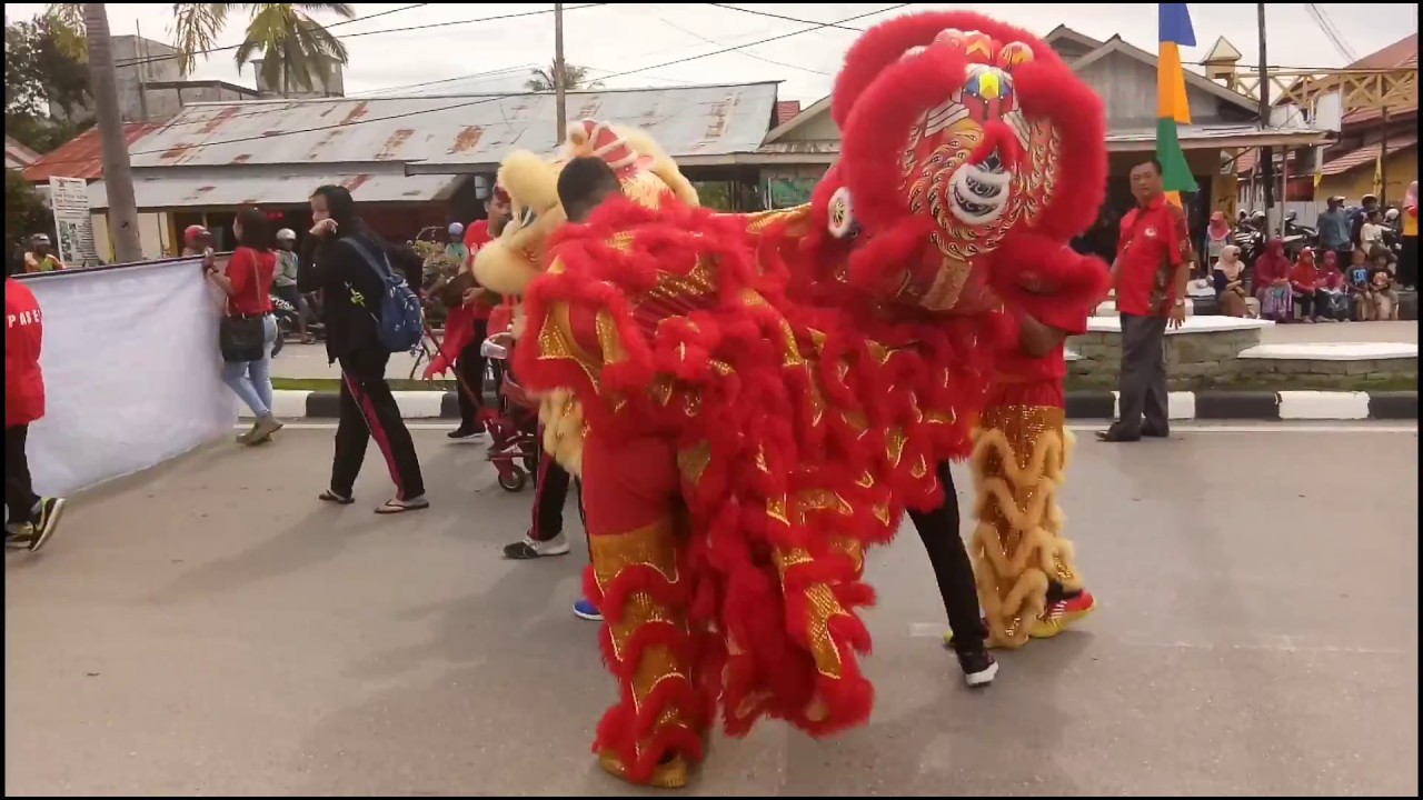 Pawai Parade Budaya Nusantara Peringatan HUT Paser - YouTube