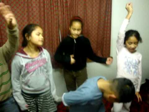SiA. EtA. IsA. Singing Hallejua.!* - YouTube