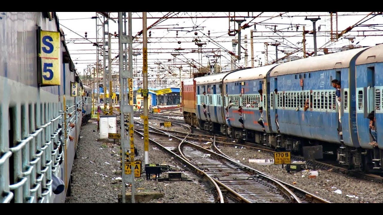 Parallel Entry into VIJAYAWADA Junction : Indian Railways - YouTube