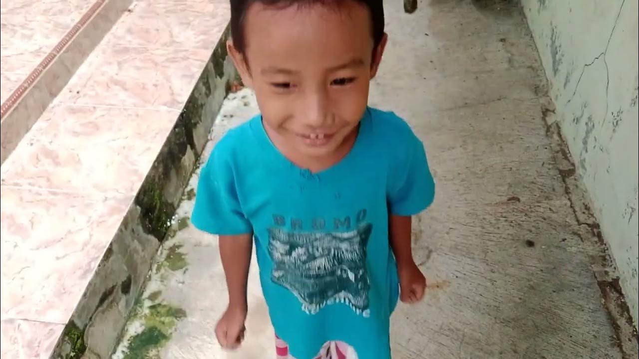 DUA BOCIL, Lari-Lari Seru - YouTube