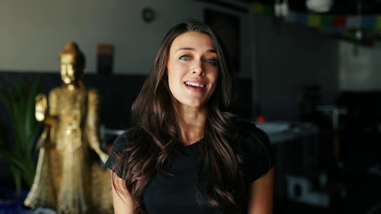 Biohacks, Sauna and Cold Water Therapy for Life with Chloe Gower - YouTube