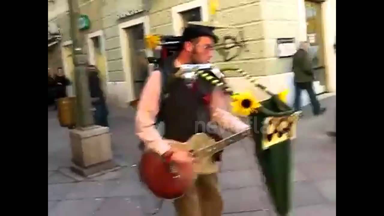 Amazing One-Man-Band Street Performer in Croatia - YouTube