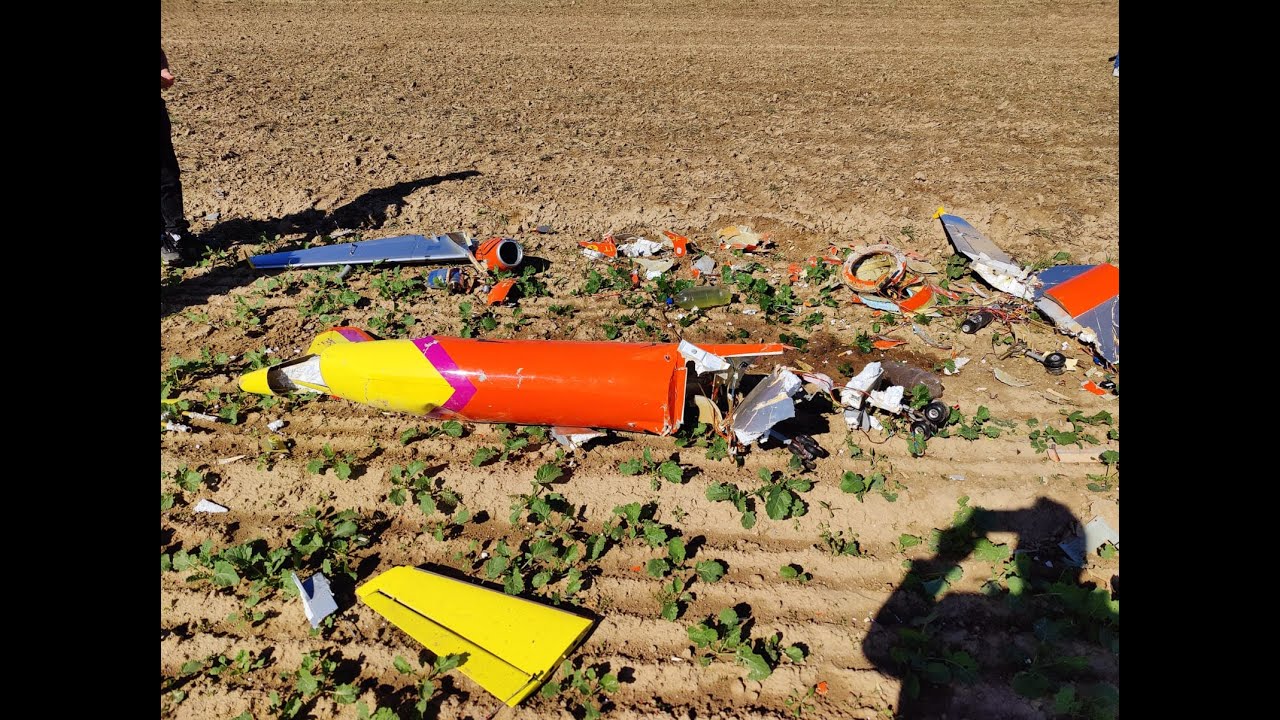 Giant RC plane AirbusA300 maiden and crash - YouTube