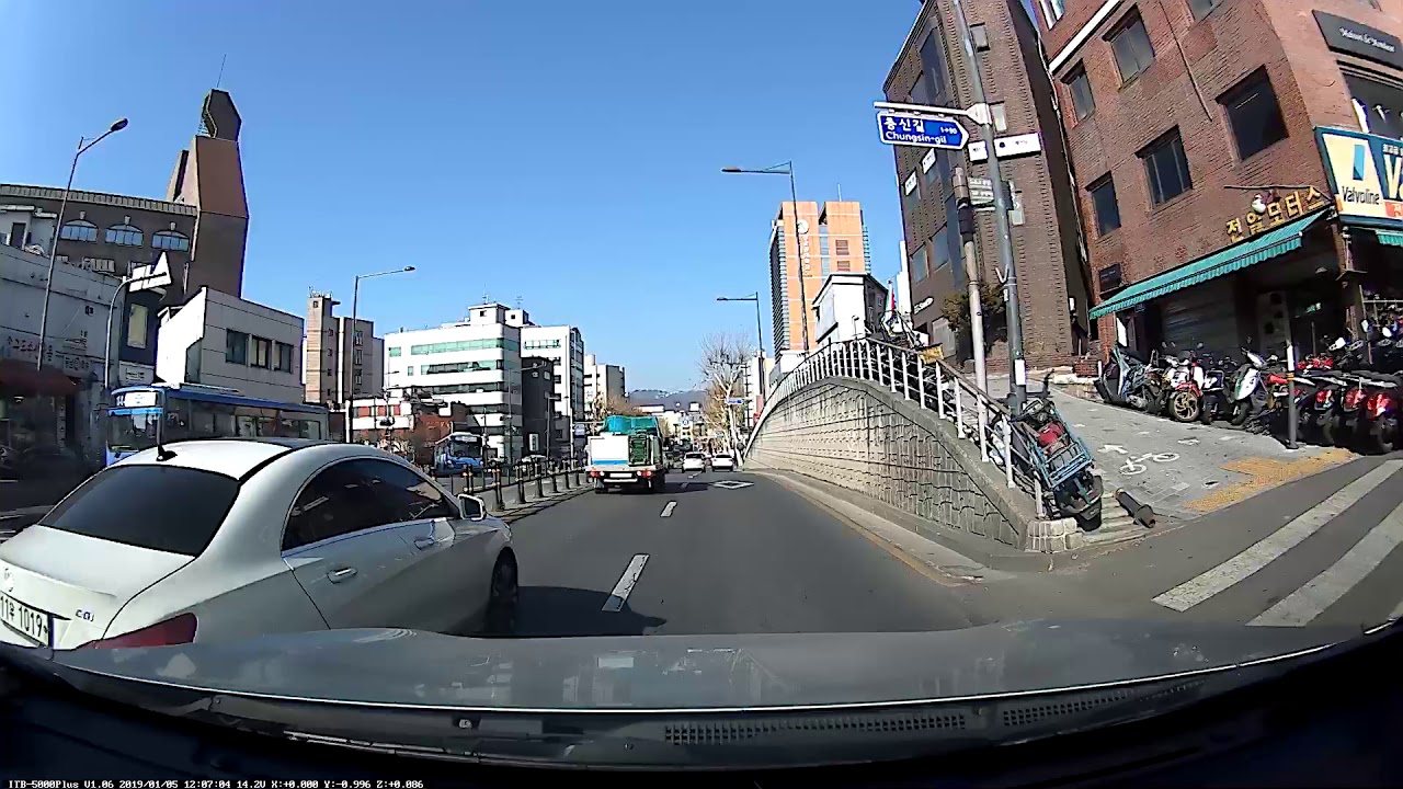 20190105 120658 EVT 2 종로 사고 - YouTube