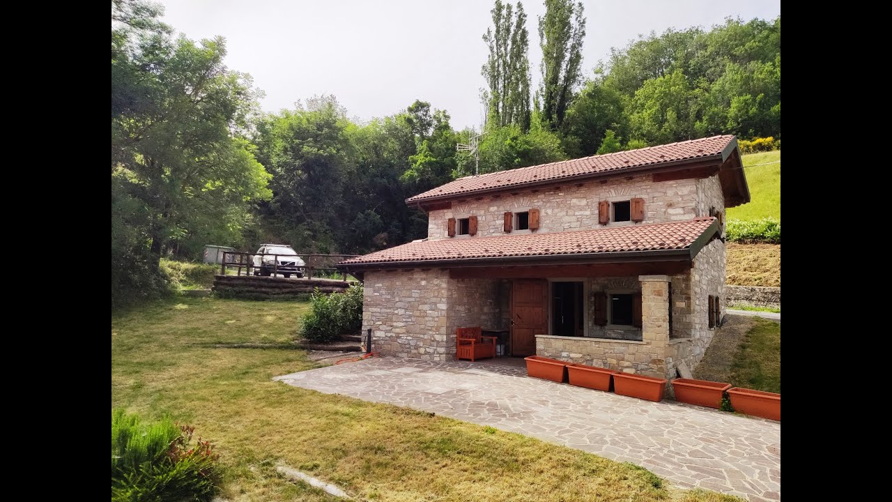 Rustico ristrutturato con giardino a Fanano, Loc. Trentino - YouTube