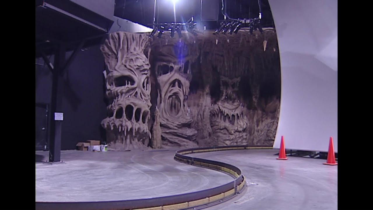 From March 29, 2005: A sneak peek at Busch Gardens' "Curse of DarKastle ...