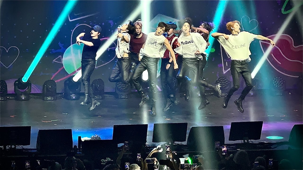 [ The Boyz Fancam ] The B Zone in USA Tour 🐝 Boy (2022.06.05) - YouTube
