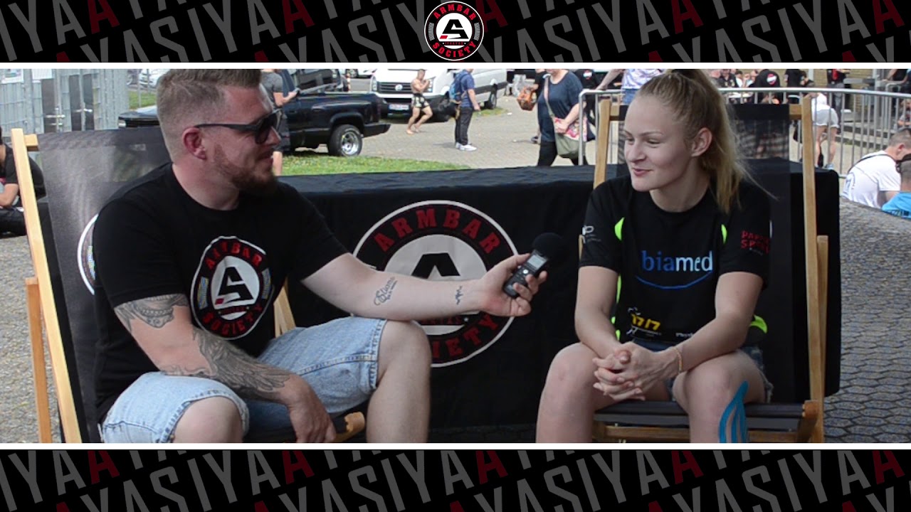 INTERVIEW MIT MEHRFACHER KICKBOX WELTMEISTERIN SARAH LIEGMANN! - YouTube