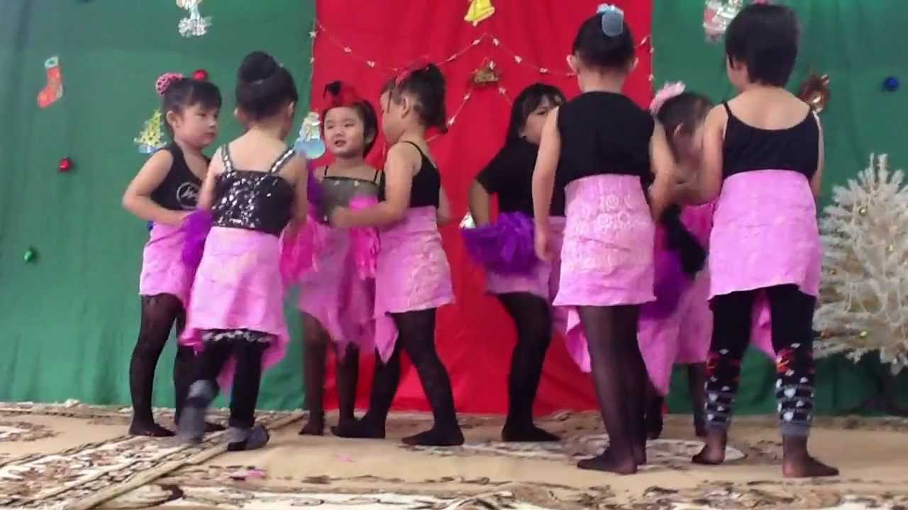 Kindergarten Dancing - YouTube