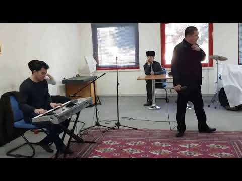 Merdan Tuwakmammedow (gitara)