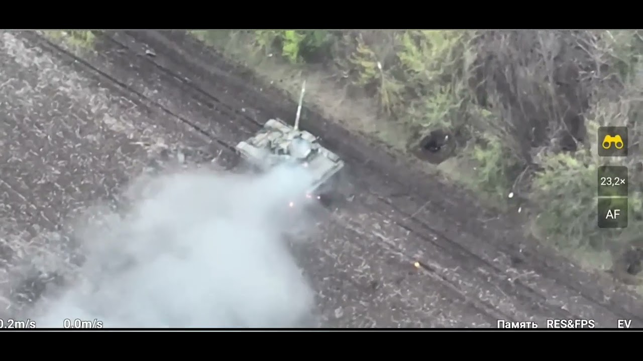 Ukraine war Direct hit by Artillery on Tank near Avdiivka - YouTube