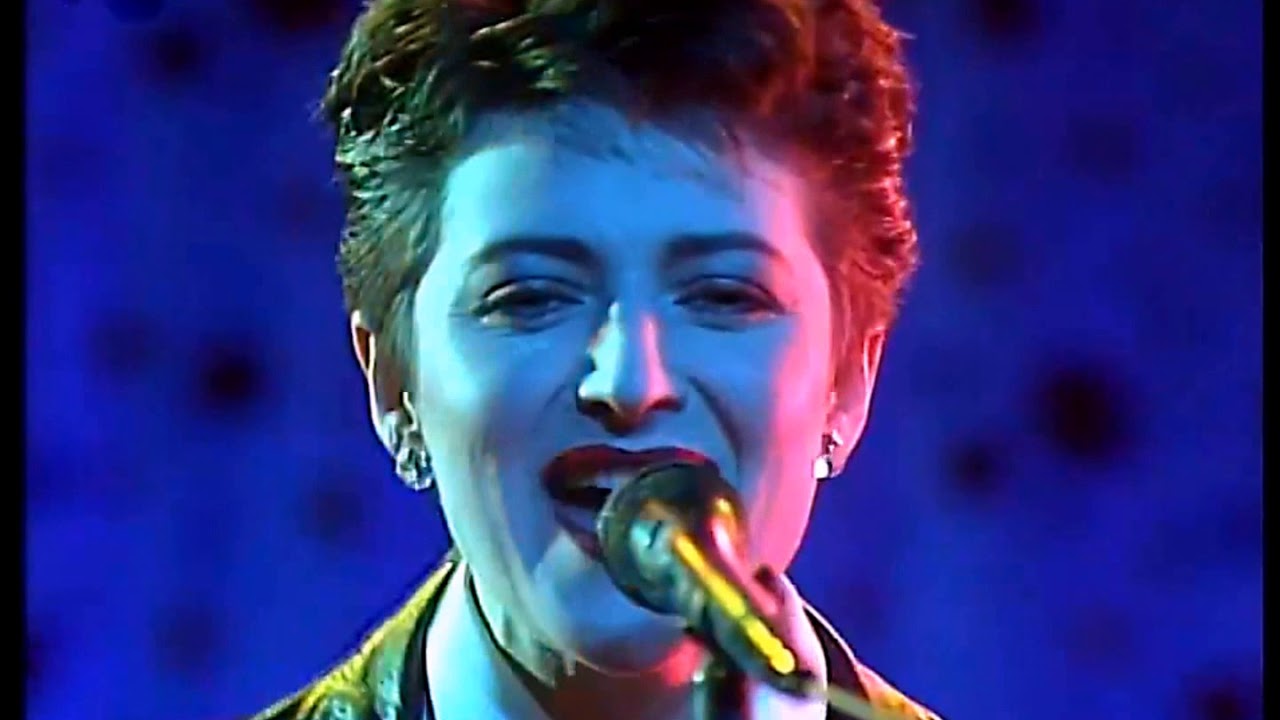 Matt Bianco with Basia - Sneaking out the back door - YouTube