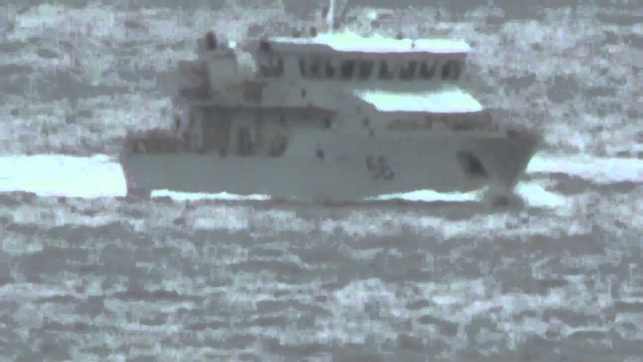 Canadian Navy ship Raven (PCT 56) Orca class off Salt Spring Island ...