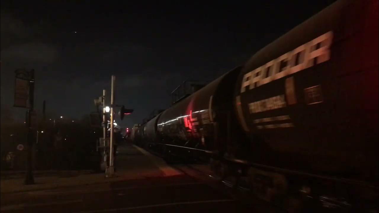 UP Leadijg with Ex-NS 8520 and KLWX 9530 - YouTube