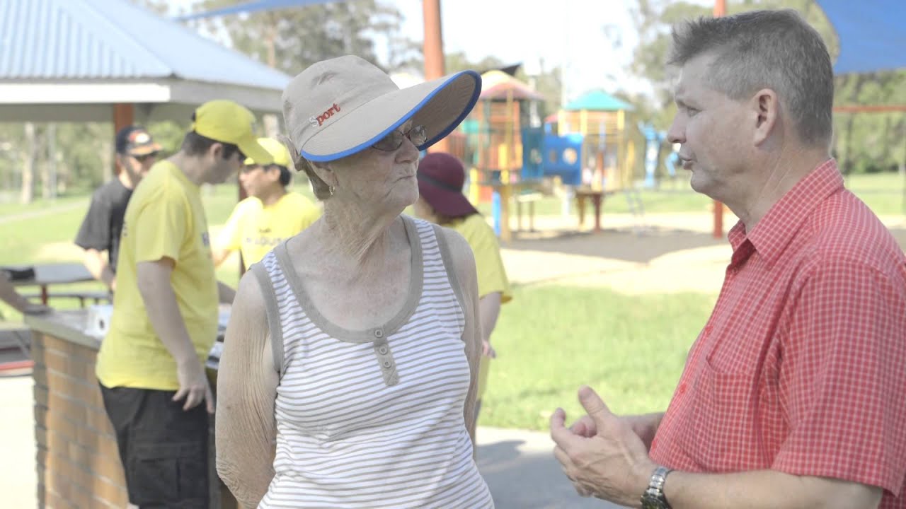 Brett Raguse 'Brekkie Meetings in the Park' at Mabel Park - YouTube