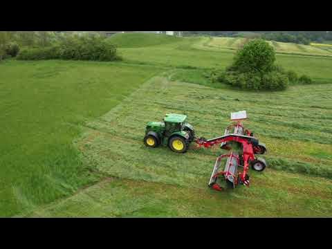 2021.05.29 Kuhn Merge Maxx und John Deere 6R - YouTube