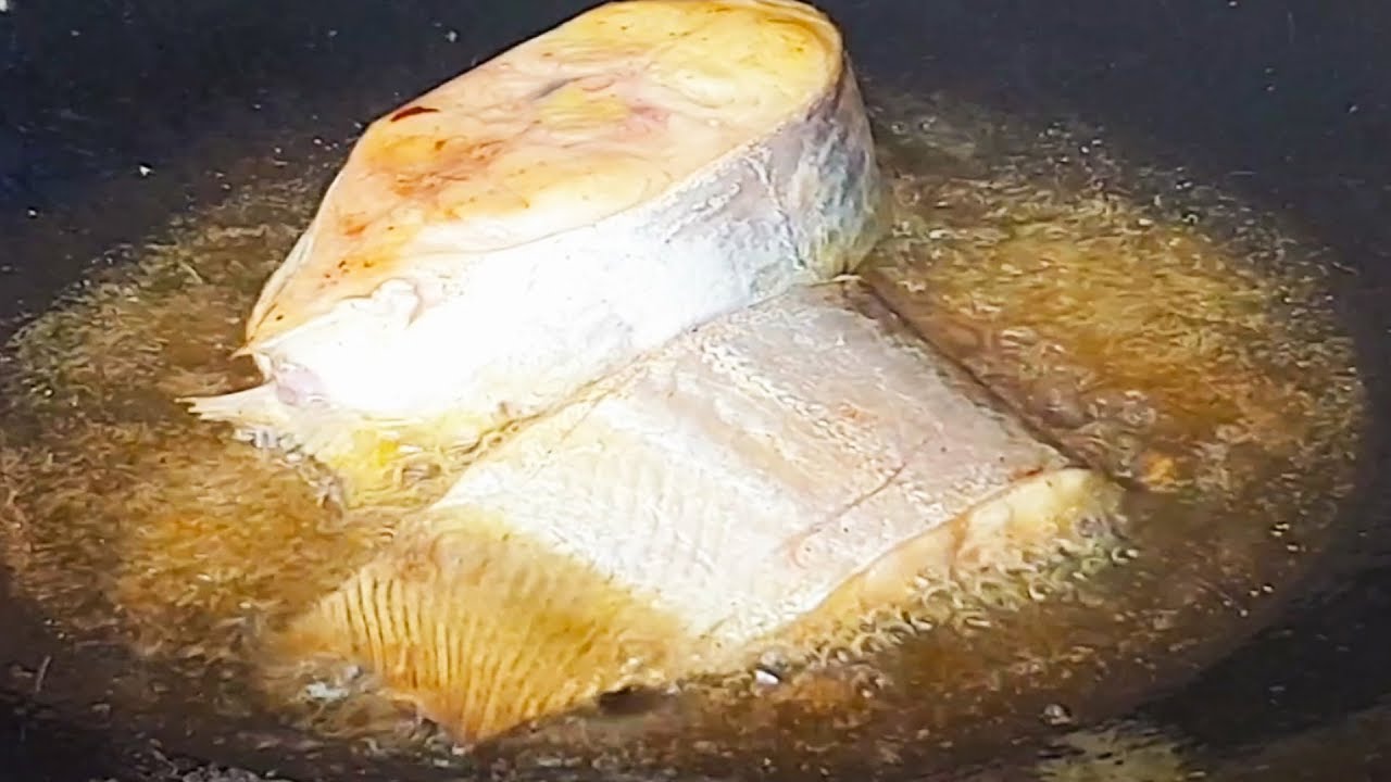 Cooking Water Lily Fish Soup And Fried Fish For Lunch, Easy But ...