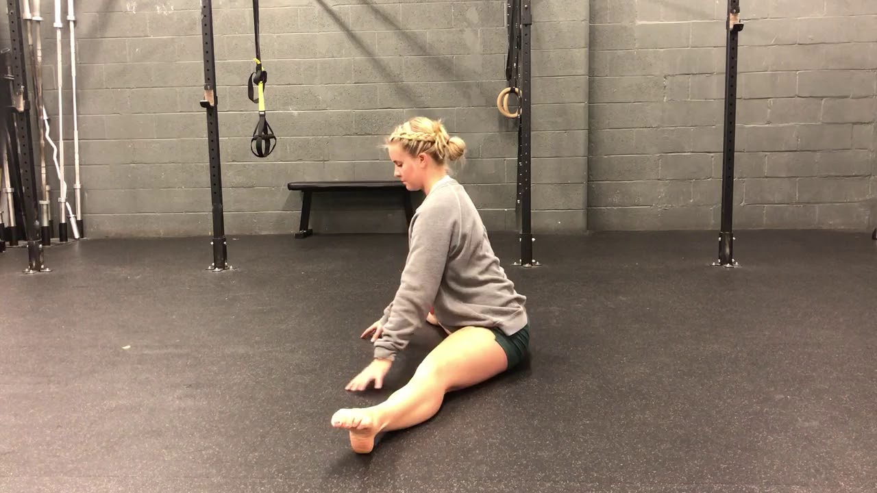 Straddle Stretch - YouTube