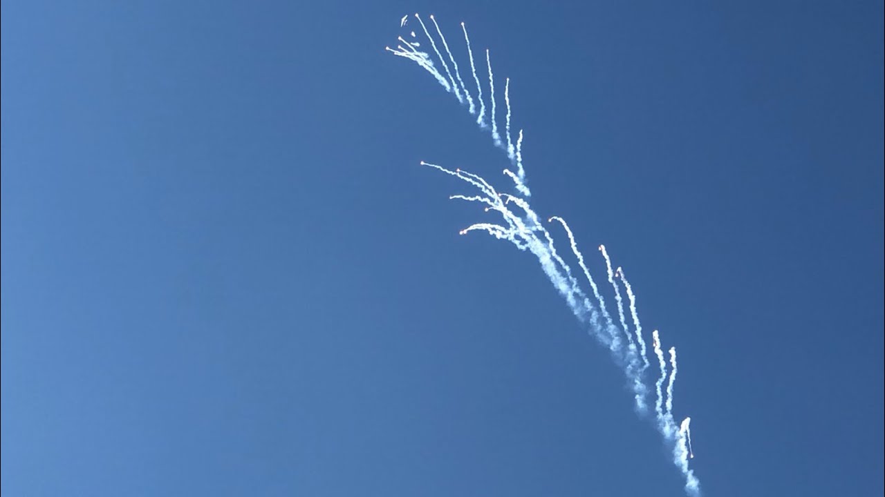 Alpha jet ปล่อยflare - YouTube