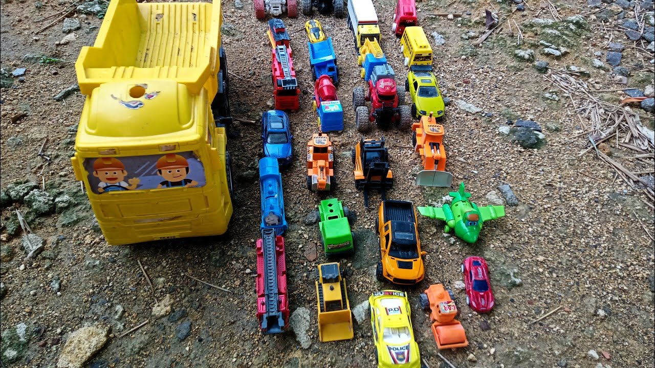 mobil truk tronton besar penuh mobil balap,kreta,excavator,truk oleng ...